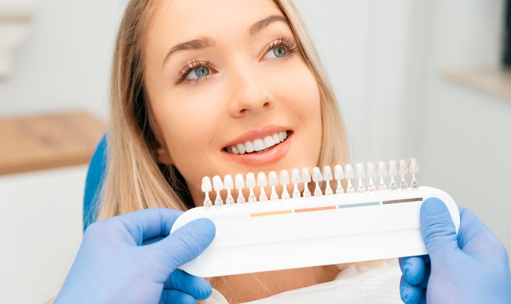 How to Handle Pain After Getting Dental Veneers
